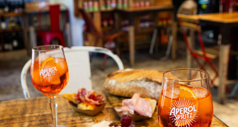 Aperol Spritz Route: aperitif and tapas at Mercato Italiano - Madrid ...