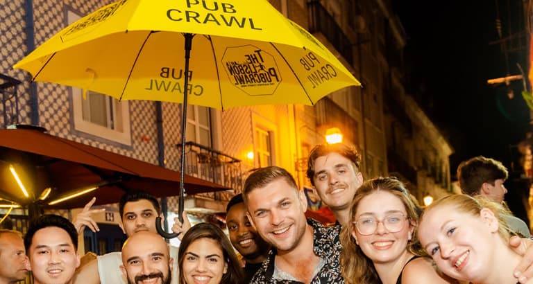 NYE Pub Crawl Tickets - Lisbon | Fever