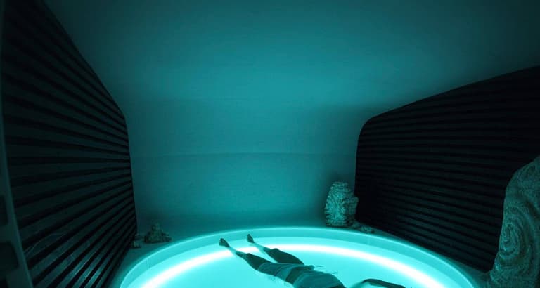 Flottaison en isolation sensorielle - Paris | Fever