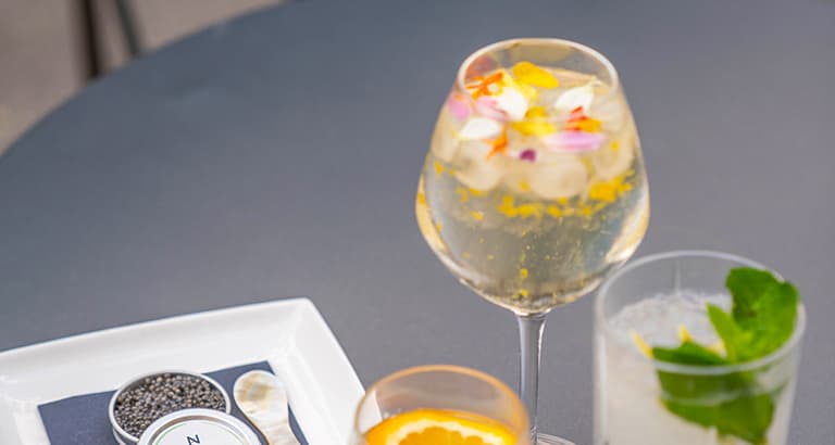 Apéro Chic : dégustation de caviar et cocktails - Paris - Billets | Fever