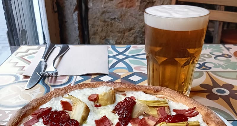 Vegan Burger or Pizza with drink - Madrid | Fever