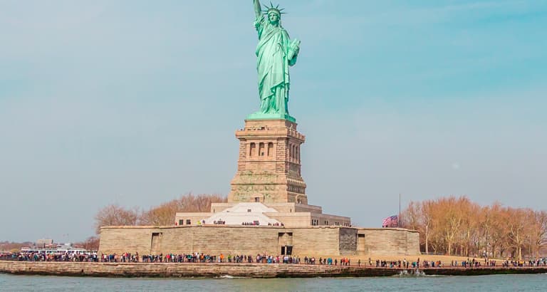 60 min Yacht Cruise to View The Statue of Liberty (NYC) Tickets | Fever