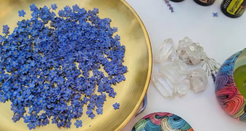 Therapeutic Candle Alchemy: Crystals, Botanicals & doTERRA Oils ...