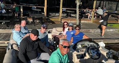 Pontoon Pub Crawl, 5 Lakeside Pubs and Restaurants Visit by Boat ...