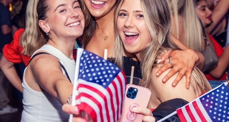 July 4 Pub Crawl + End Party - London | Fever