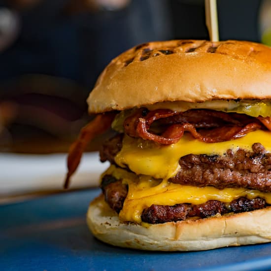 Menú de hamburguesa + patatas fritas + bebida, Tapaloguistas - Madrid ...