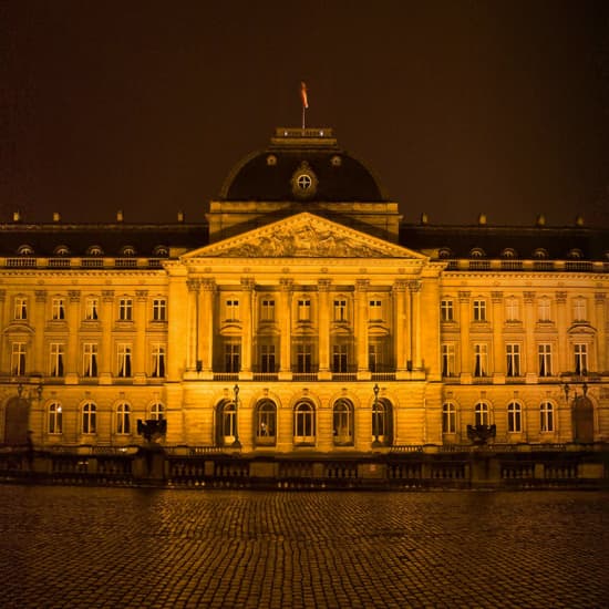Histoire et architecture des maisons closes parisiennes - Paris | Fever